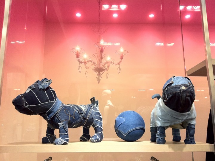 Poly Carving Techniques for Stunning Visual Merchandising Displays